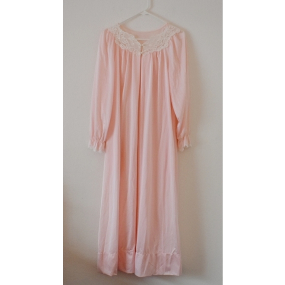 Shadowline | Intimates & Sleepwear | Vintage Shadowline Robe | Poshmark